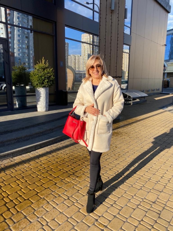 Ludmila (Montreux), gracieuse femme en Suisse, inscrite à l'agence