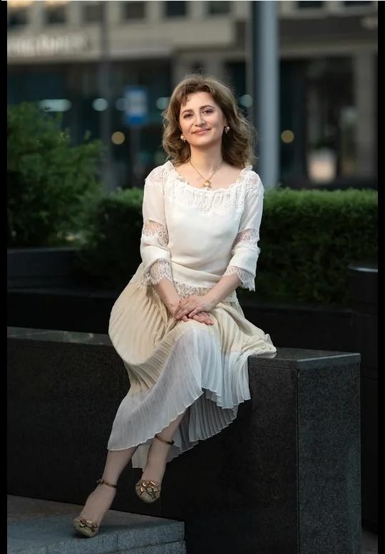 Nanetta, jolie femme en Russie, inscrite à l'agence